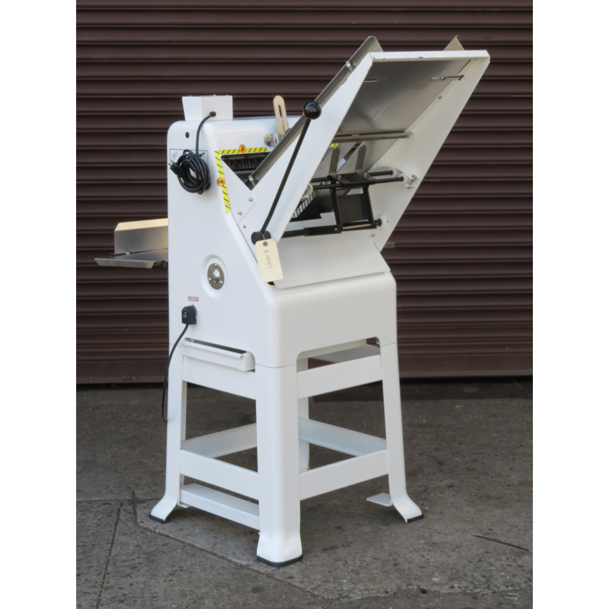 Oliver 797 Gravity Feed Bread Slicer W/ 1197 Swing-Away Bagger , 1/2 ...