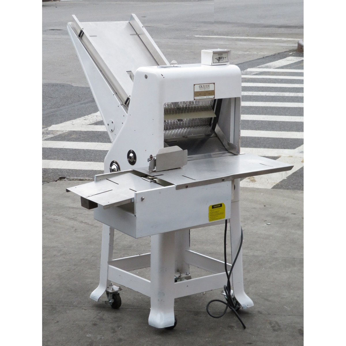 Oliver 797-32 Gravity Feed Bread Slicer 3/8 Cut w/Swing-Away Bagger ...